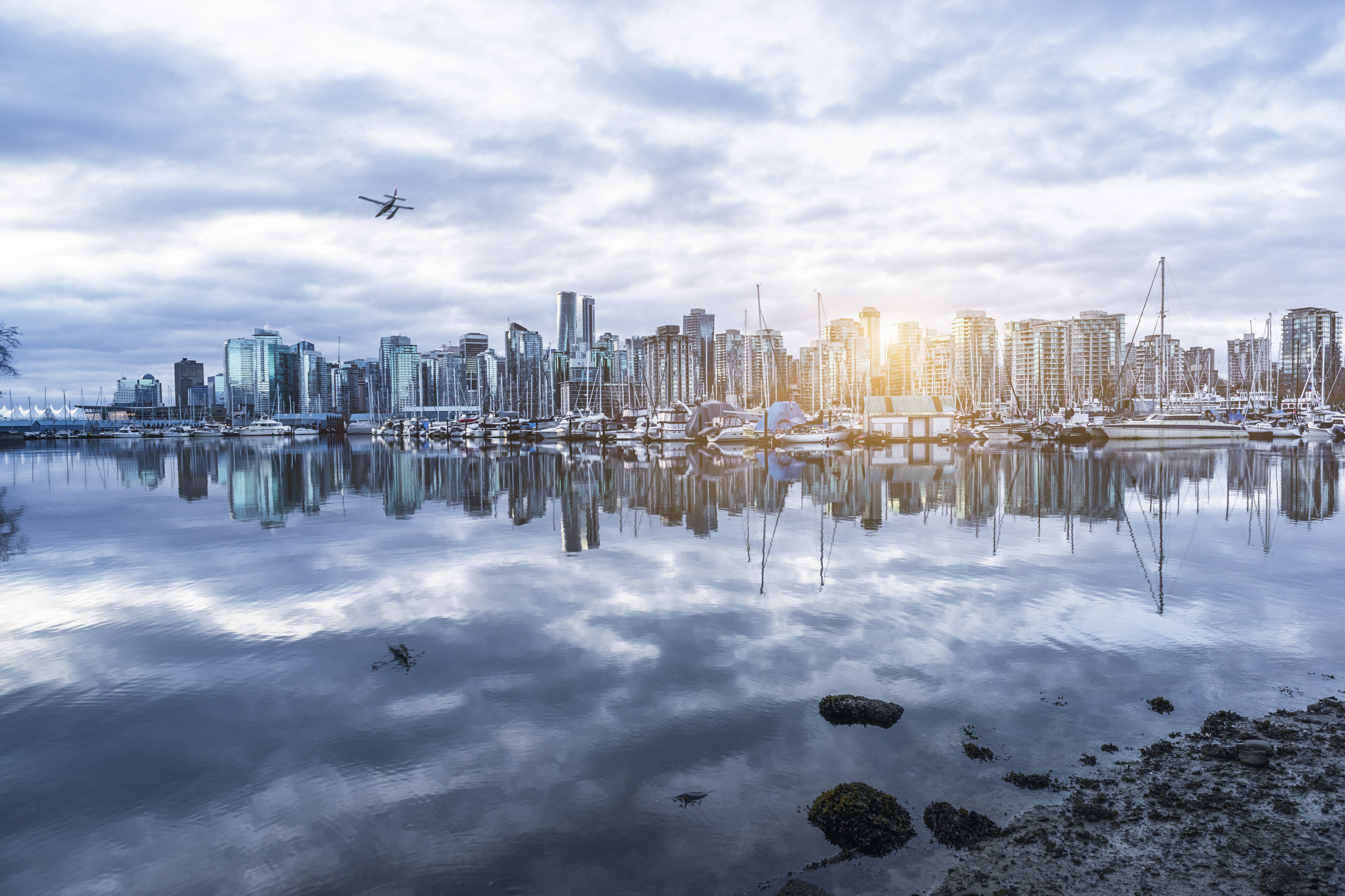 Guide to Moving Overseas from Brisbane to Vancouver - Chess Moving ...